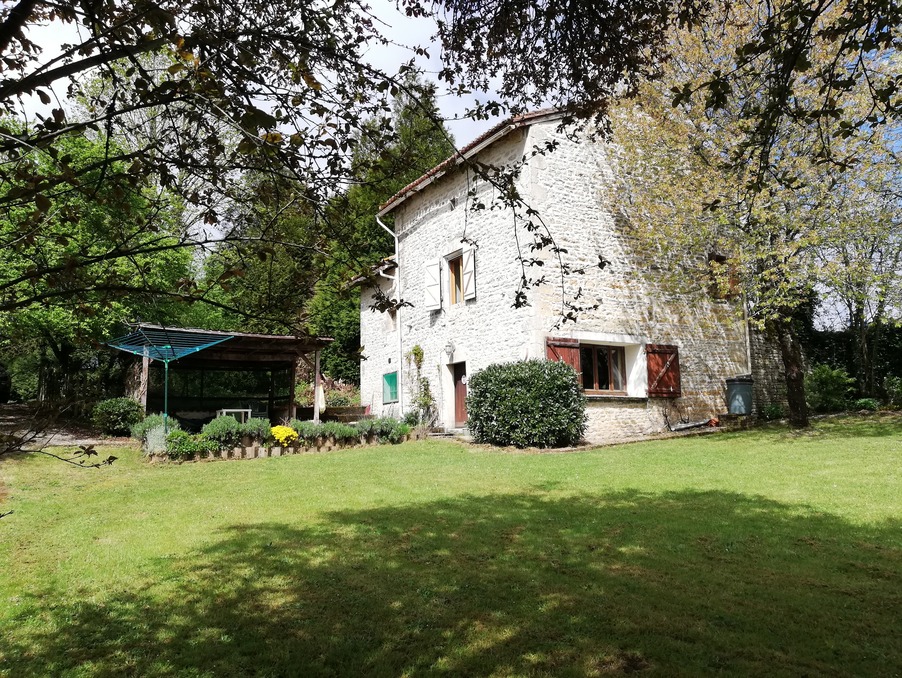 Vente maison Chasseneuil sur bonnieure 100m² 99510 € | Réf. 094JS16 Vente maison Chasseneuil sur bonnieure 100m² 99510 € | Réf. 094JS16
