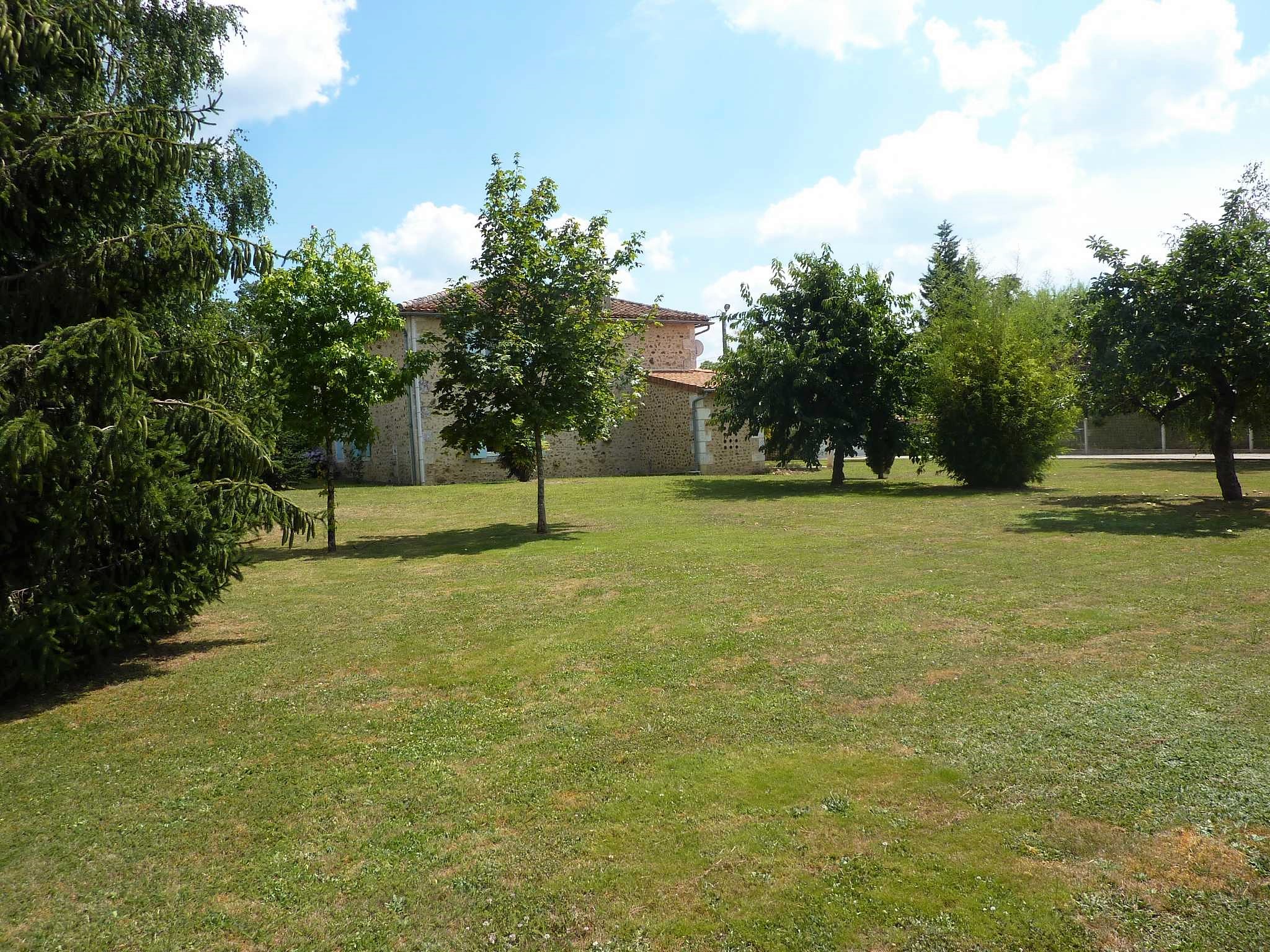 Vente maison CHASSENEUIL SUR BONNIEURE 209m² 231000 € | Réf. 1463-18 Vente maison CHASSENEUIL SUR BONNIEURE 209m² 231000 € | Réf. 1463-18